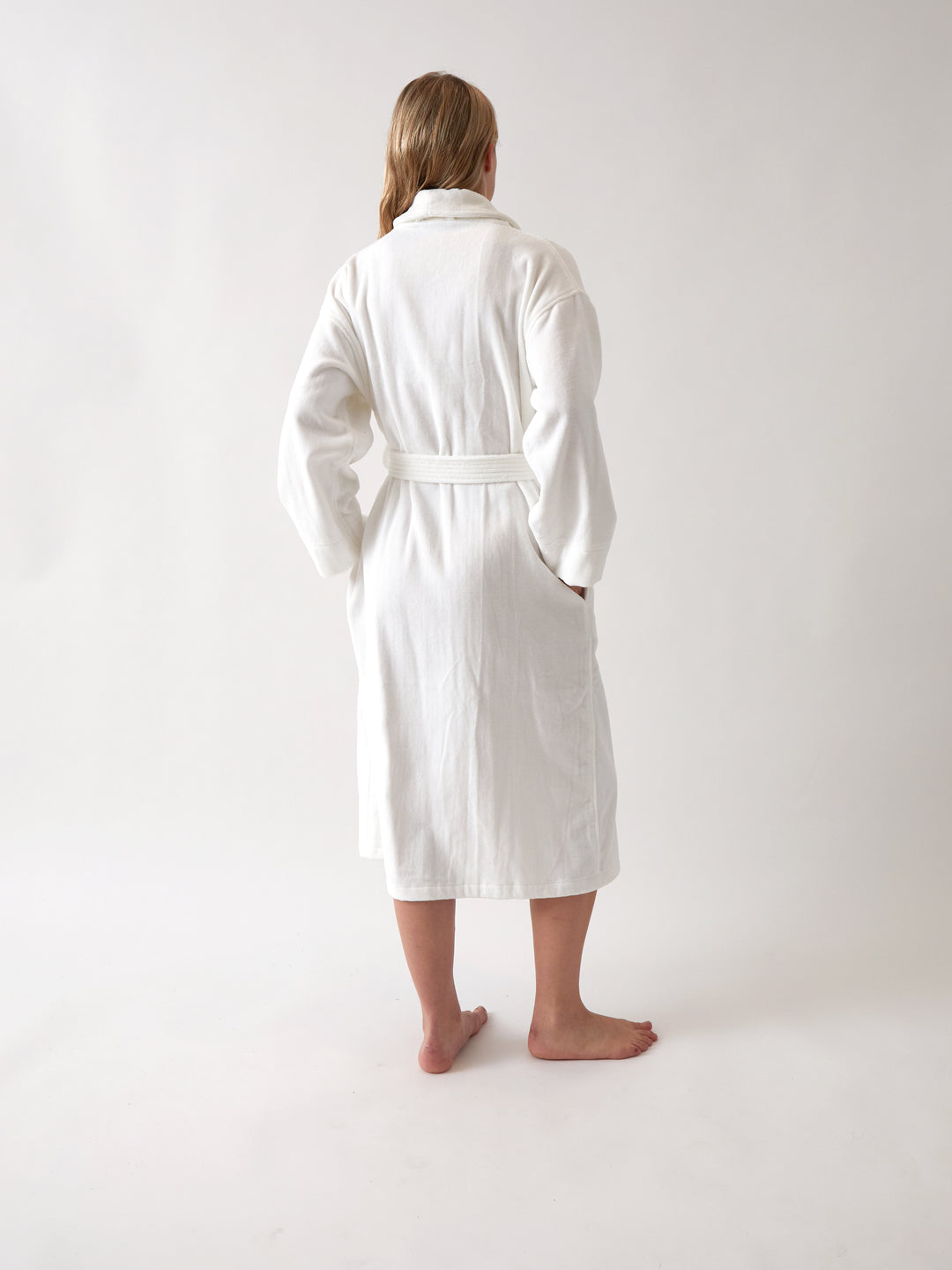 Carter Robe in White – Wallace Cotton