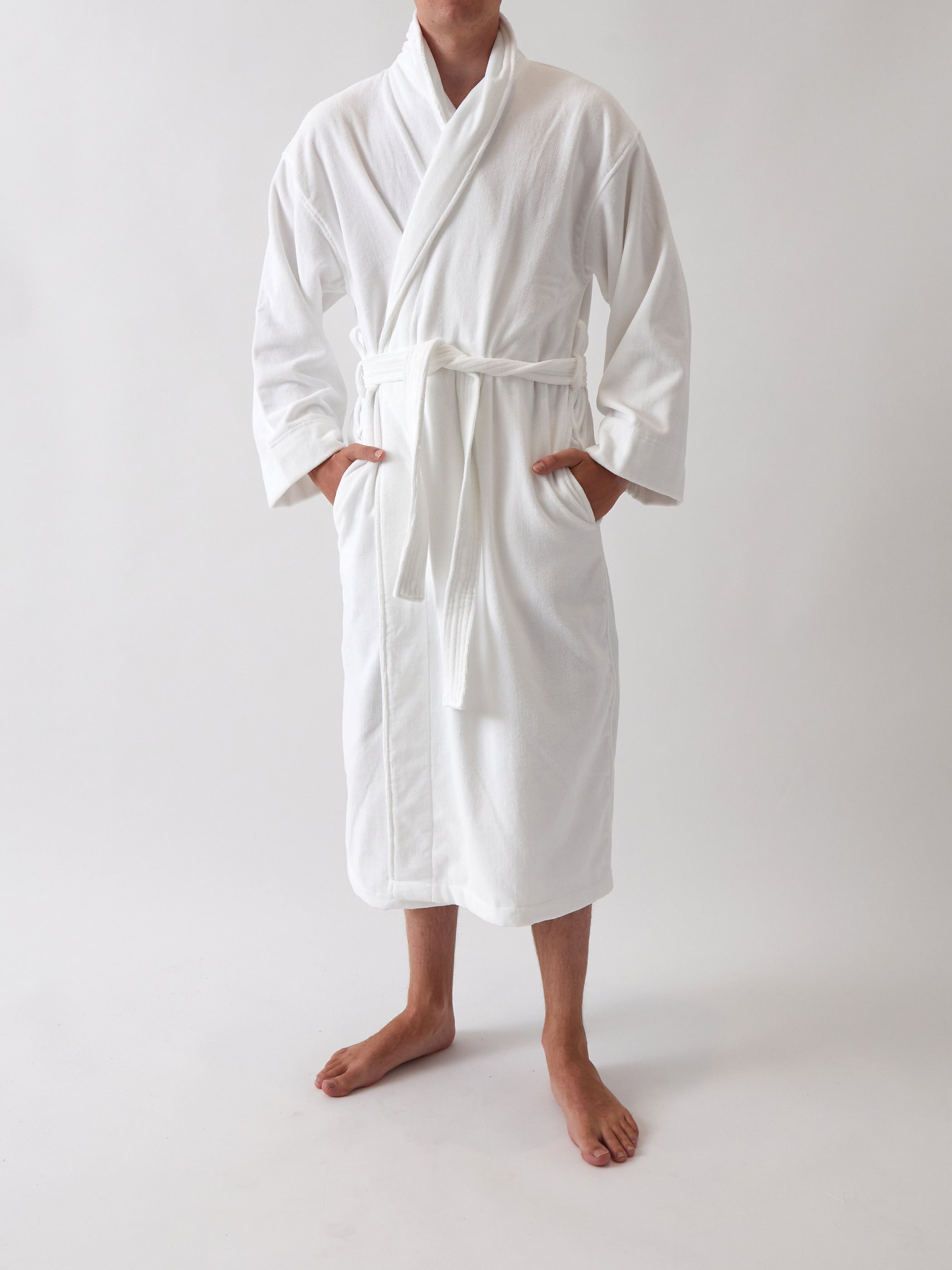 Carter Robe in White – Wallace Cotton