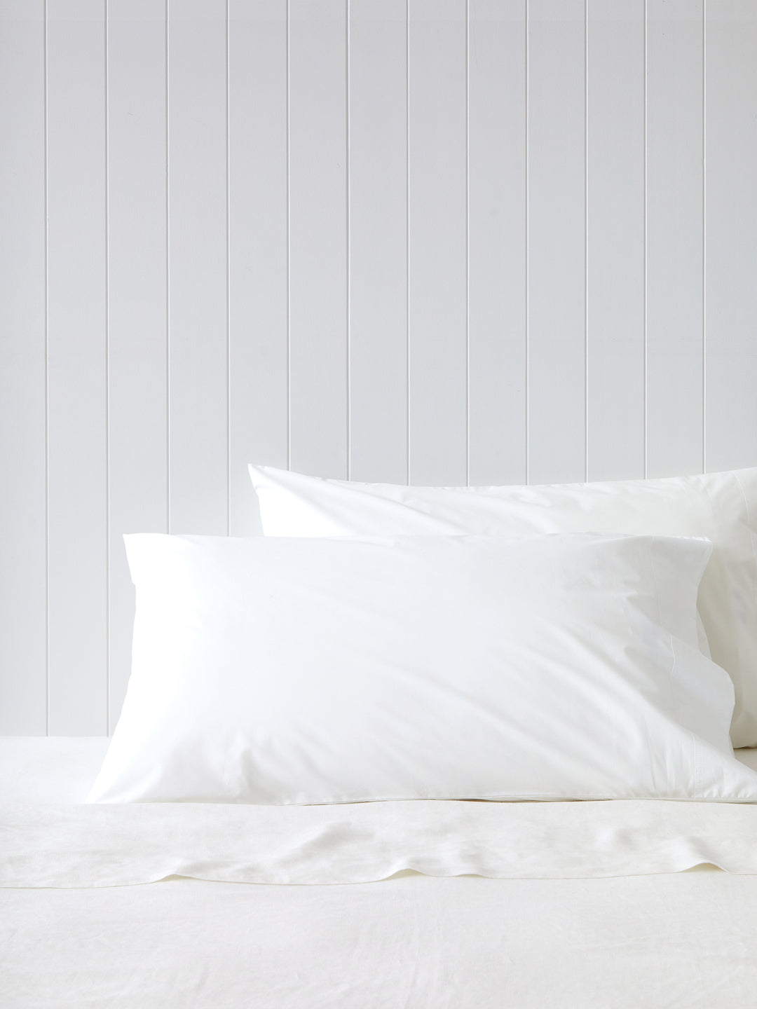Heirloom Lodge Pillowcase Set in White | Wallace Cotton