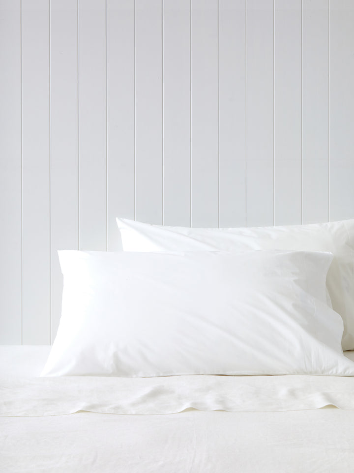 Heirloom Lodge Pillowcase Set in White | Wallace Cotton