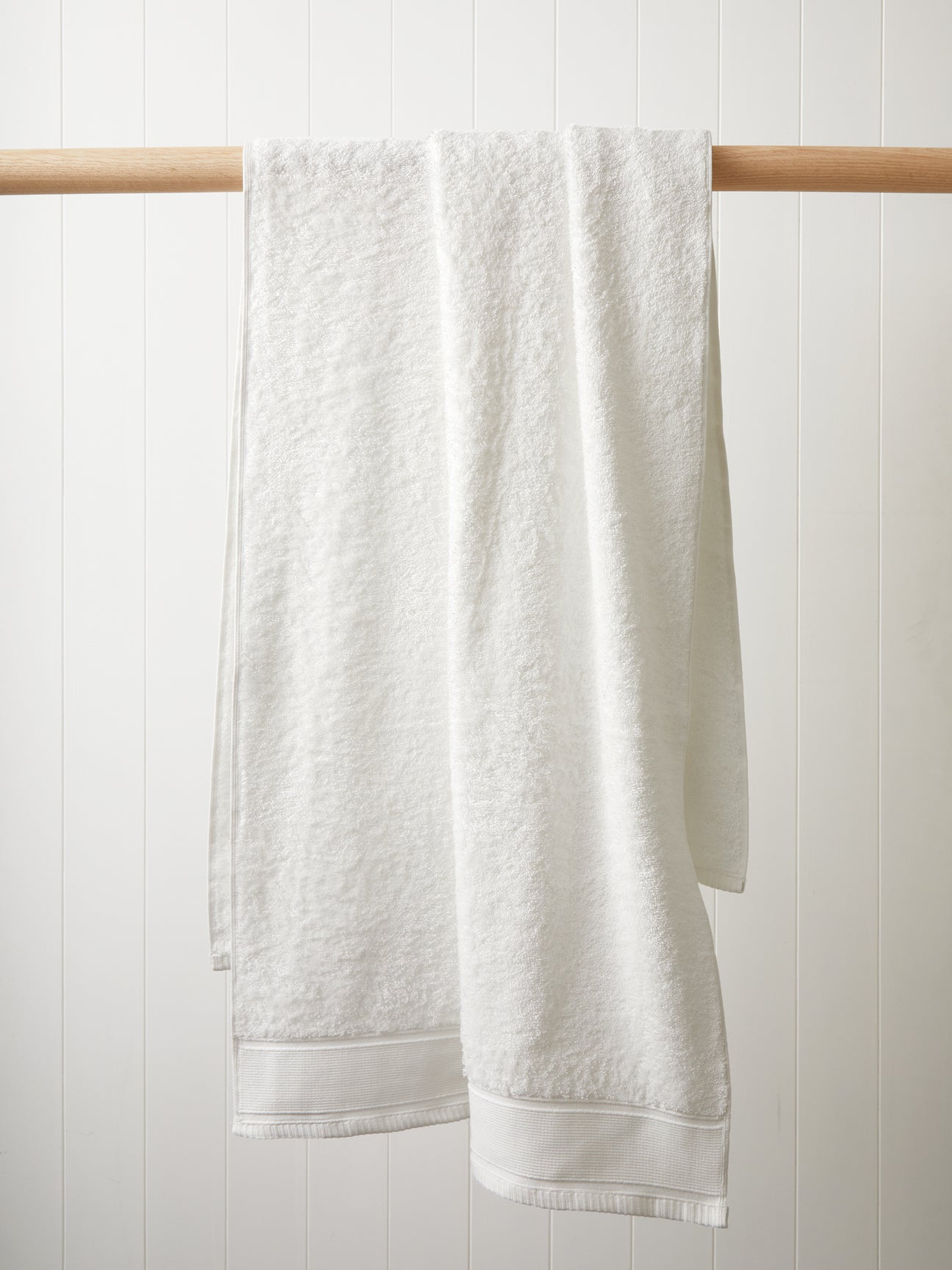 Oasis Bath Sheet in White | Wallace Cotton